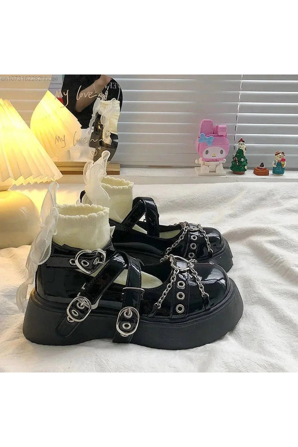 Buy Gothic Round Toe Slippers - Shoptery